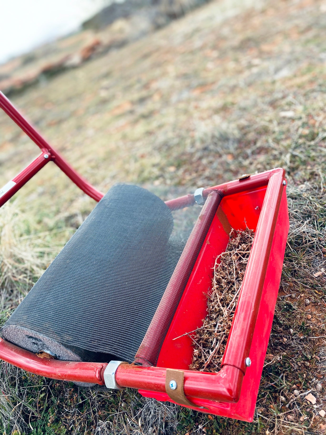 Pull Behind Sticker Burr Roller – Burr & Weed Removal Tool